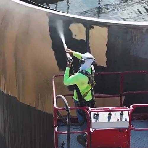 Dustless Blasting for Plant and Refinery Maintenance