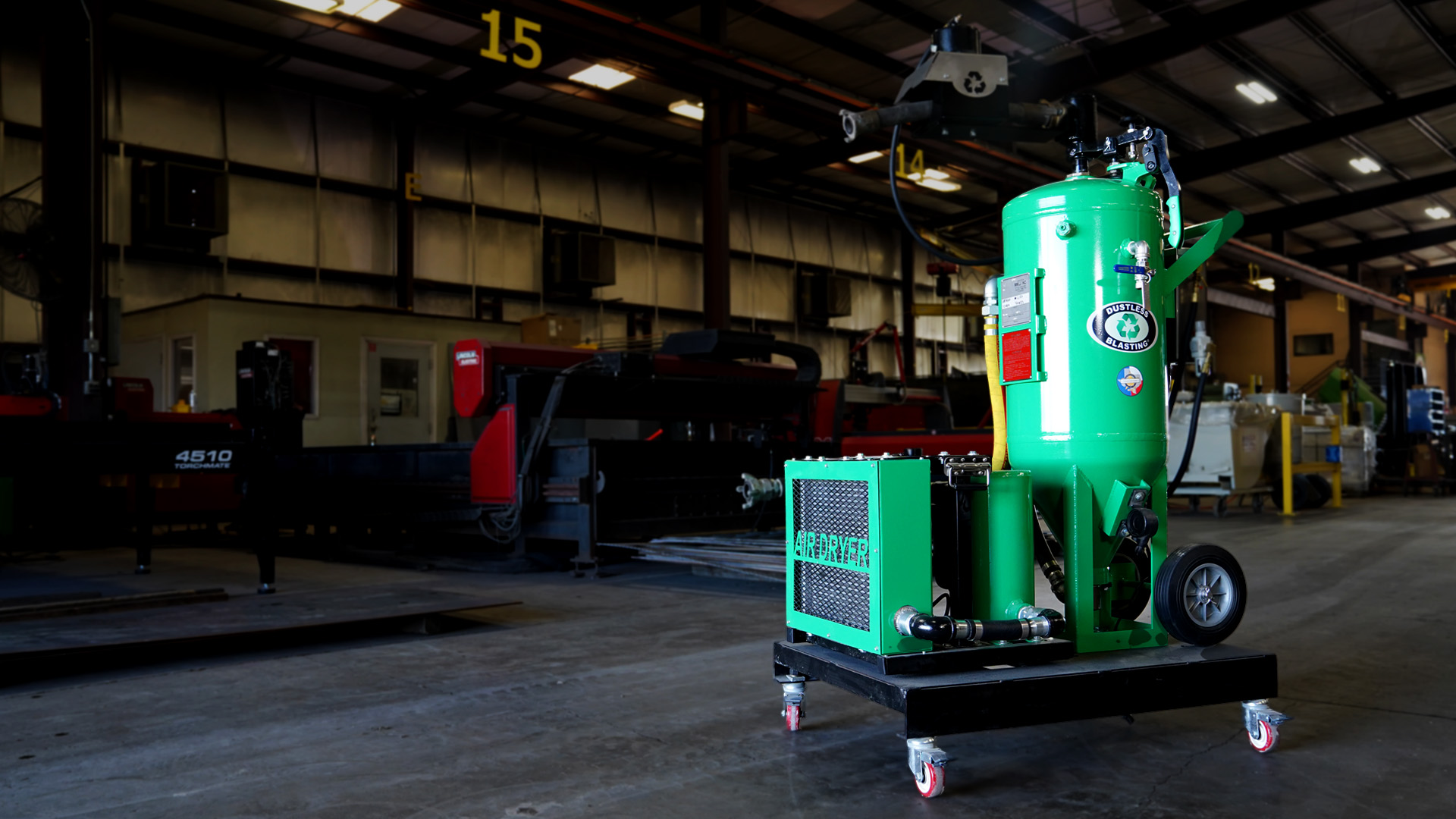 Sandblasting Pots - Wet & Soda Blasting Machines | Dustless Blasting®