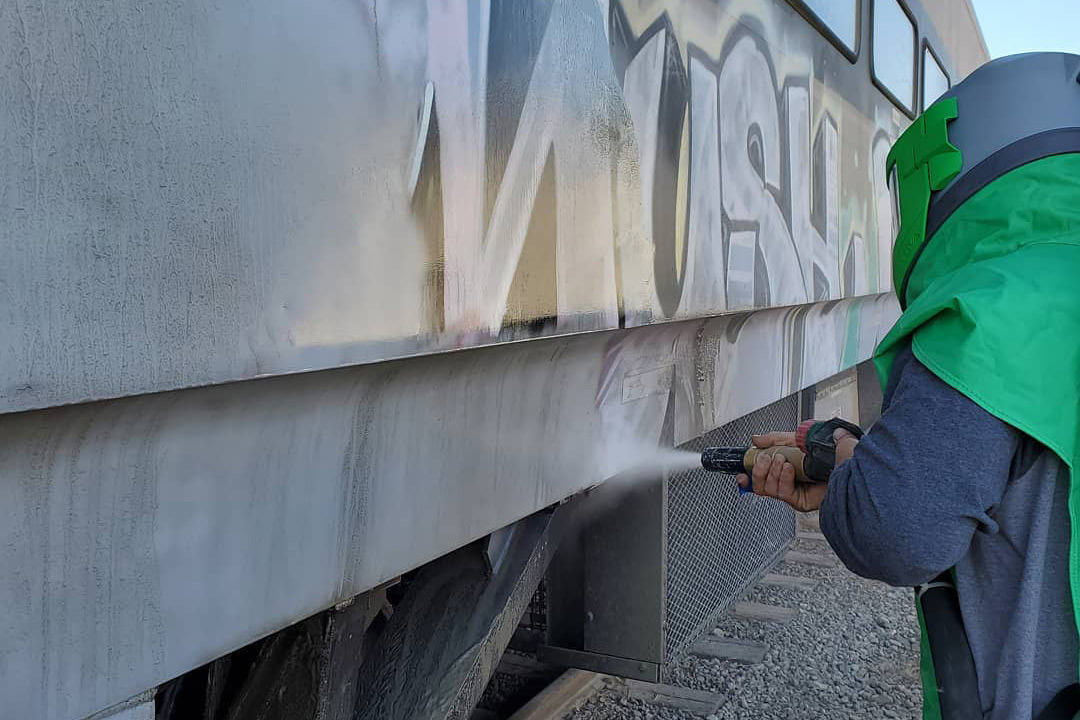 Dustless Blasting for Graffiti Removal