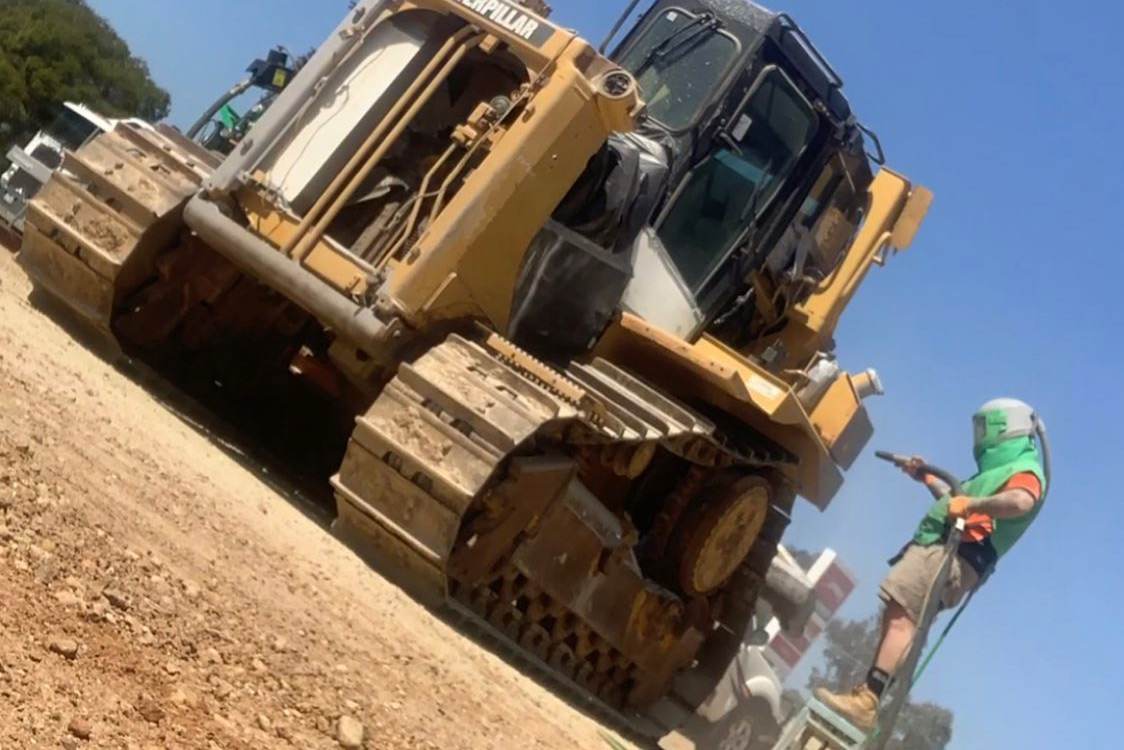 Dustless Blasting for Fleet Vehicles